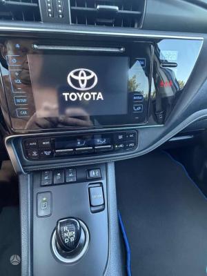 Zils Toyota Auris 2015 Viļņa, ar dzinēja tilpumu 1.80 L un nobraukumu 281 tūkst. km par 9200 €, foto 14 vietnē AUTOMOTO.COM.LV