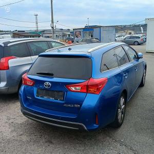 Blue Toyota Auris 2015 in Kaunas, with an engine capacity of 1.80 L and mileage of 285 thousand km for 8150 €, photo 5 on AUTOMOTO.COM.LV