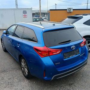 Blue Toyota Auris 2015 in Kaunas, with an engine capacity of 1.80 L and mileage of 285 thousand km for 8150 €, photo 6 on AUTOMOTO.COM.LV