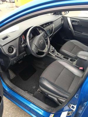 Blue Toyota Auris 2015 in Kaunas, with an engine capacity of 1.80 L and mileage of 285 thousand km for 8150 €, photo 7 on AUTOMOTO.COM.LV