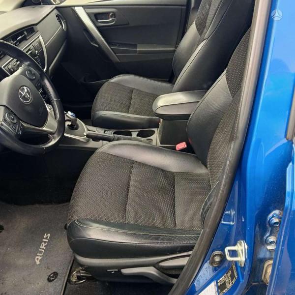 Zils Toyota Auris 2015 Kauņa, ar dzinēja tilpumu 1.80 L un nobraukumu 285 tūkst. km par 8150 €, foto 11 vietnē AUTOMOTO.COM.LV