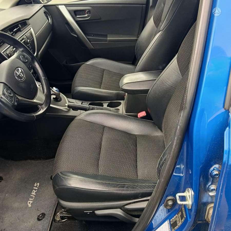 Blue Toyota Auris 2015 in Kaunas, with an engine capacity of 1.80 L and mileage of 285 thousand km for 8150 €, photo 11 on AUTOMOTO.COM.LV