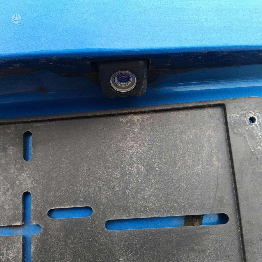 Blue Toyota Auris 2015 in Kaunas, with an engine capacity of 1.80 L and mileage of 285 thousand km for 8150 €, photo 12 on AUTOMOTO.COM.LV