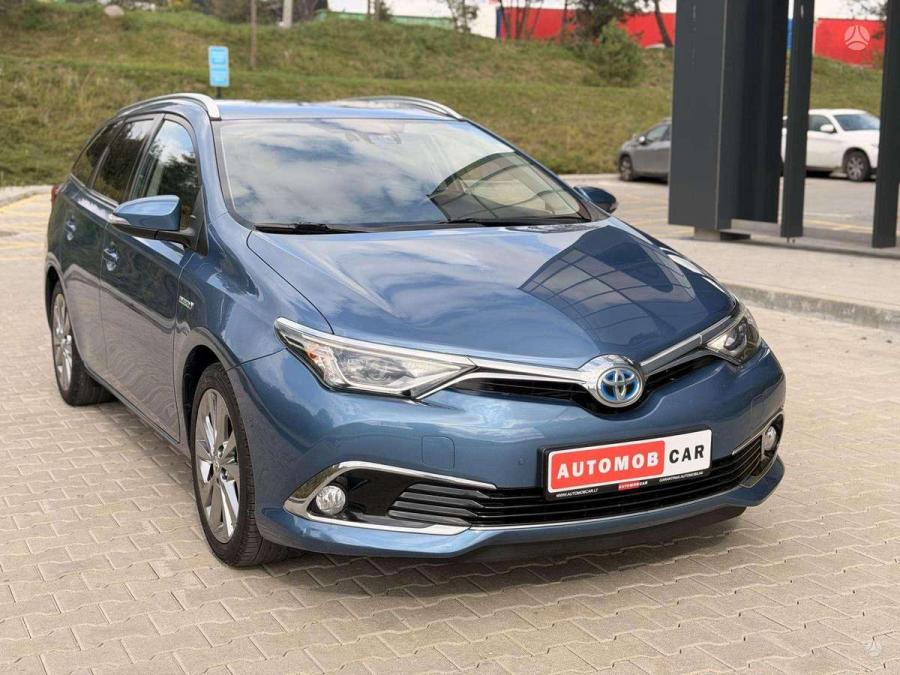 Zils Toyota Auris 2015 Viļņa, ar dzinēja tilpumu 1.80 L un nobraukumu 140 tūkst. km par 13500 €, foto 5 vietnē AUTOMOTO.COM.LV