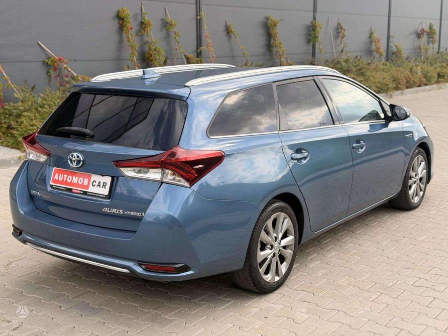 Zils Toyota Auris 2015 Viļņa, ar dzinēja tilpumu 1.80 L un nobraukumu 140 tūkst. km par 13500 €, foto 6 vietnē AUTOMOTO.COM.LV