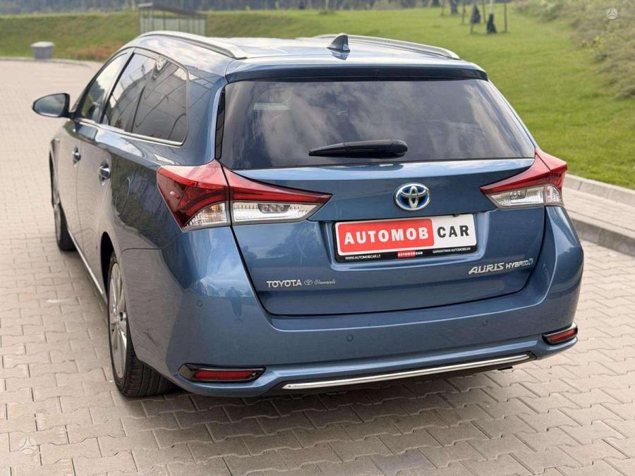 Zils Toyota Auris 2015 Viļņa, ar dzinēja tilpumu 1.80 L un nobraukumu 140 tūkst. km par 13500 €, foto 9 vietnē AUTOMOTO.COM.LV