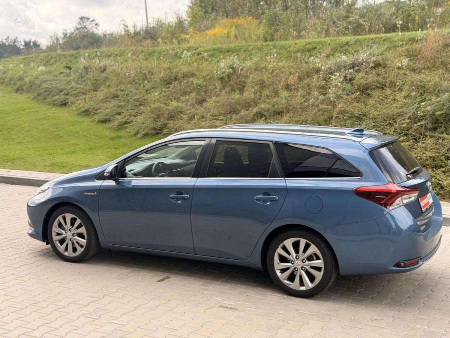 Zils Toyota Auris 2015 Viļņa, ar dzinēja tilpumu 1.80 L un nobraukumu 140 tūkst. km par 13500 €, foto 13 vietnē AUTOMOTO.COM.LV