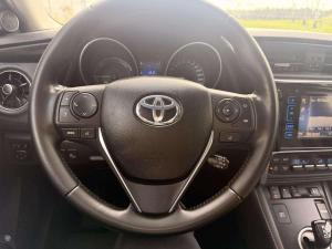 Zils Toyota Auris 2015 Viļņa, ar dzinēja tilpumu 1.80 L un nobraukumu 140 tūkst. km par 13500 €, foto 33 vietnē AUTOMOTO.COM.LV