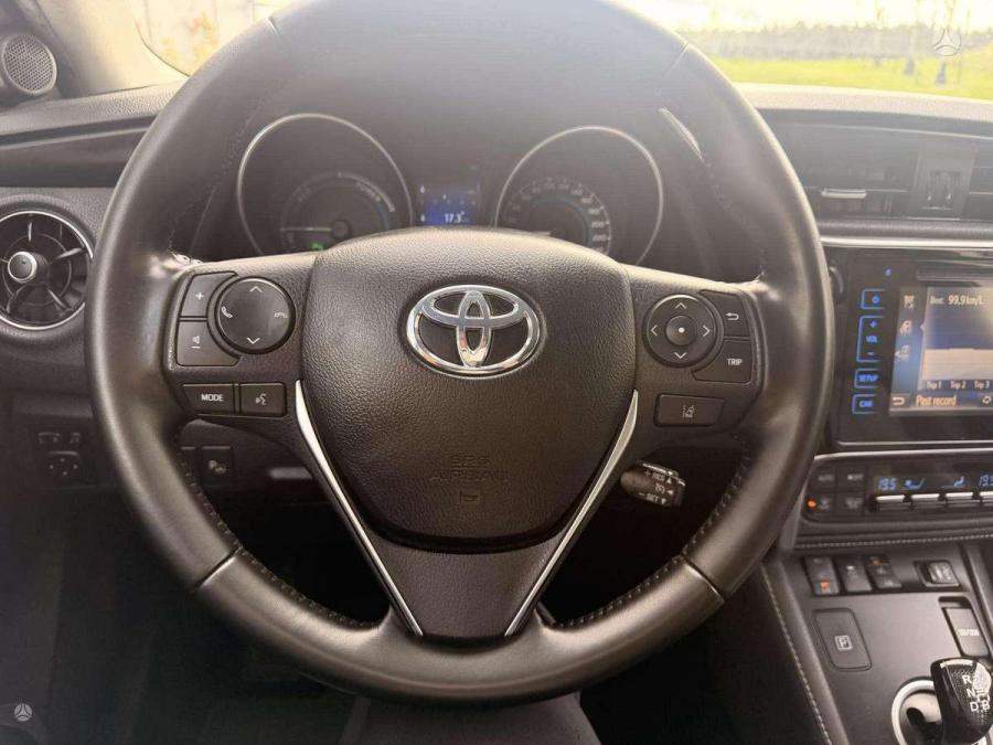 Zils Toyota Auris 2015 Viļņa, ar dzinēja tilpumu 1.80 L un nobraukumu 140 tūkst. km par 13500 €, foto 33 vietnē AUTOMOTO.COM.LV