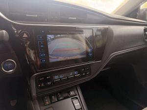 Zils Toyota Auris 2015 Viļņa, ar dzinēja tilpumu 1.80 L un nobraukumu 140 tūkst. km par 13500 €, foto 34 vietnē AUTOMOTO.COM.LV