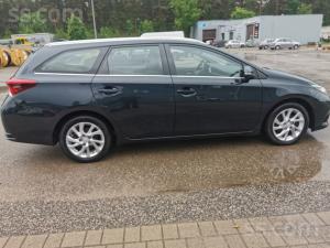 Blue Toyota Auris 2016 in Valmiera, with an engine capacity of 1.60 L and mileage of 150 thousand km for 6800 €, photo 7 on AUTOMOTO.COM.LV
