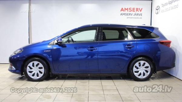 Zils Toyota Auris 2016 Tallina, ar dzinēja tilpumu 1.80 L un nobraukumu 147 tūkst. km par 12990 €, foto 3 vietnē AUTOMOTO.COM.LV