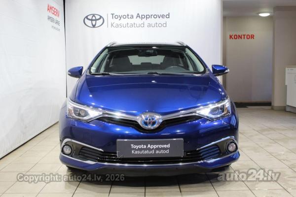 Zils Toyota Auris 2016 Tallina, ar dzinēja tilpumu 1.80 L un nobraukumu 147 tūkst. km par 12990 €, foto 5 vietnē AUTOMOTO.COM.LV