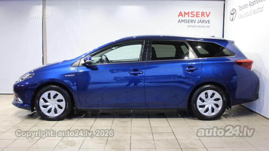 Blue Toyota Auris 2016 in Tallinn, with an engine capacity of 1.80 L and mileage of 147 thousand km for 12990 €, photo 3 on AUTOMOTO.COM.LV