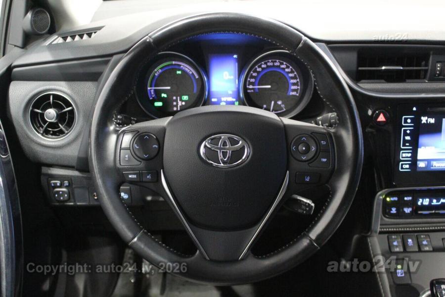 Blue Toyota Auris 2016 in Tallinn, with an engine capacity of 1.80 L and mileage of 147 thousand km for 12990 €, photo 12 on AUTOMOTO.COM.LV