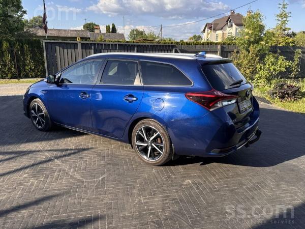 Zils Toyota Auris 2016 Rīga, ar dzinēja tilpumu 1.80 L un nobraukumu 311 tūkst. km par 9350 €, foto 3 vietnē AUTOMOTO.COM.LV