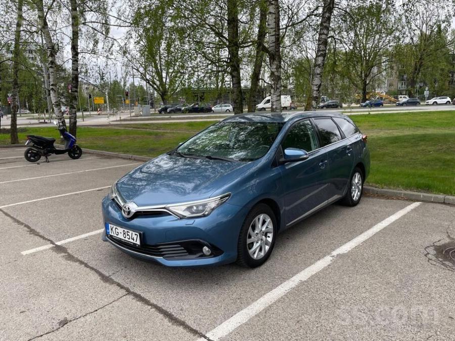 Zils Toyota Auris 2016 Rīga, ar dzinēja tilpumu 1.60 L un nobraukumu 133 tūkst. km par 8950 €, foto 1 vietnē AUTOMOTO.COM.LV