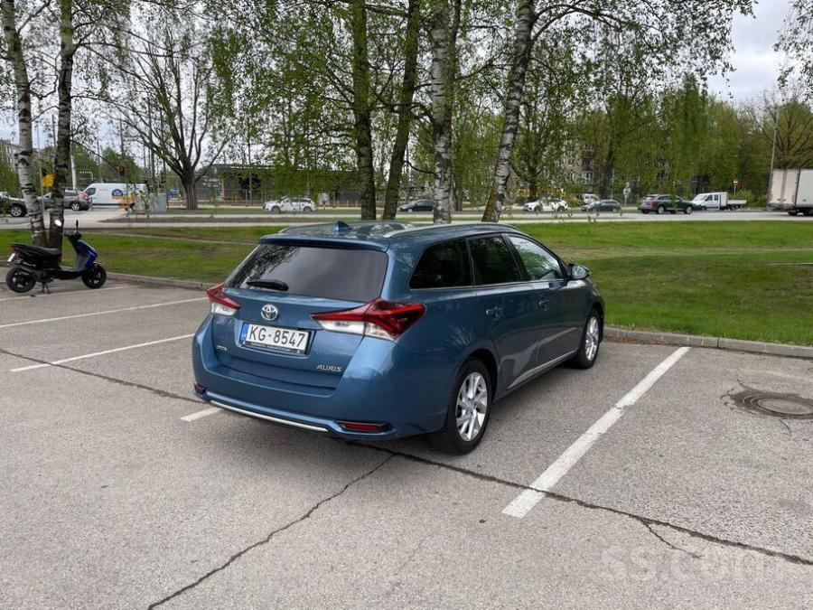 Zils Toyota Auris 2016 Rīga, ar dzinēja tilpumu 1.60 L un nobraukumu 133 tūkst. km par 8950 €, foto 7 vietnē AUTOMOTO.COM.LV