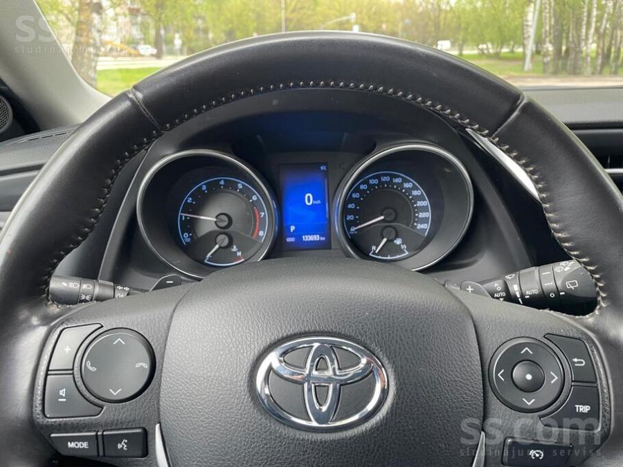 Zils Toyota Auris 2016 Rīga, ar dzinēja tilpumu 1.60 L un nobraukumu 133 tūkst. km par 8950 €, foto 8 vietnē AUTOMOTO.COM.LV