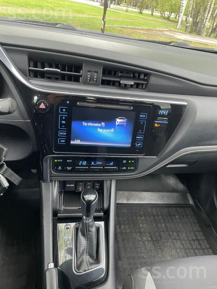Zils Toyota Auris 2016 Rīga, ar dzinēja tilpumu 1.60 L un nobraukumu 133 tūkst. km par 8950 €, foto 11 vietnē AUTOMOTO.COM.LV