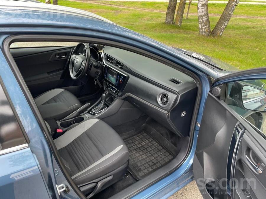 Zils Toyota Auris 2016 Rīga, ar dzinēja tilpumu 1.60 L un nobraukumu 133 tūkst. km par 8950 €, foto 12 vietnē AUTOMOTO.COM.LV