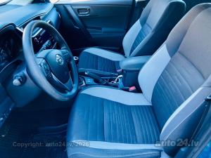Blue Toyota Auris 2016 in Tallinn, with an engine capacity of 1.60 L and mileage of 298 thousand km for 8500 €, photo 6 on AUTOMOTO.COM.LV