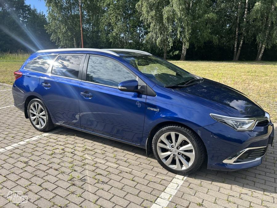 Zils Toyota Auris 2016 Viļņa, ar dzinēja tilpumu 1.80 L un nobraukumu 211 tūkst. km par 13490 €, foto 1 vietnē AUTOMOTO.COM.LV