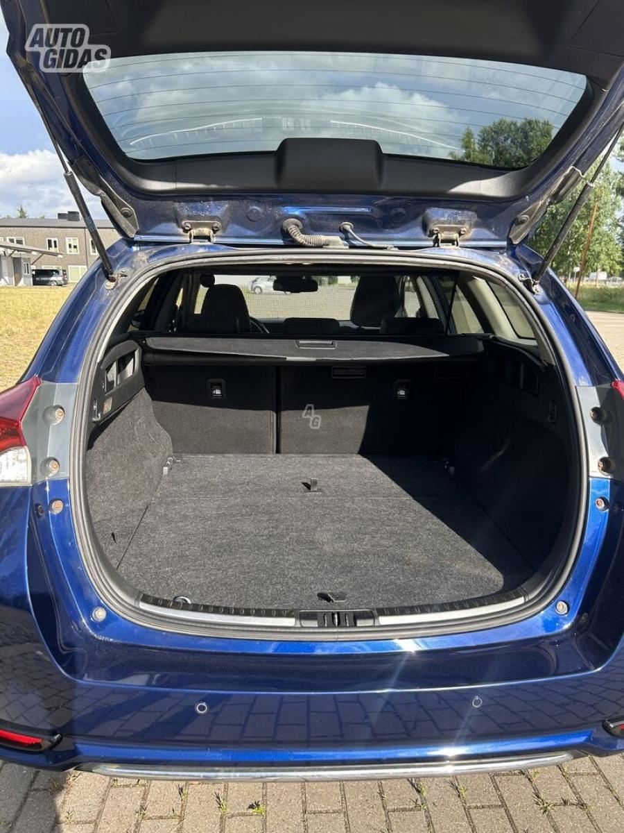 Zils Toyota Auris 2016 Viļņa, ar dzinēja tilpumu 1.80 L un nobraukumu 211 tūkst. km par 13490 €, foto 12 vietnē AUTOMOTO.COM.LV