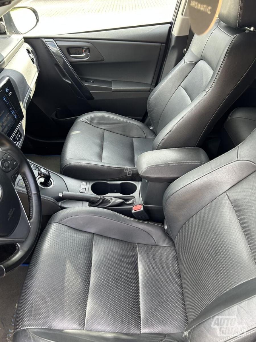 Zils Toyota Auris 2016 Viļņa, ar dzinēja tilpumu 1.80 L un nobraukumu 211 tūkst. km par 13490 €, foto 19 vietnē AUTOMOTO.COM.LV