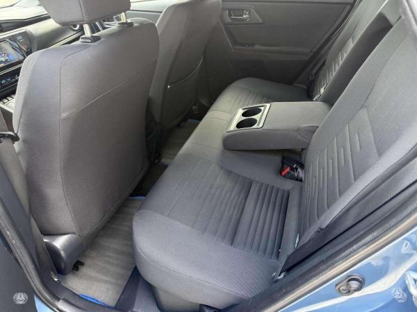 Blue Toyota Auris 2016 in Utena, with an engine capacity of 1.80 L and mileage of 258 thousand km for 8290 €, photo 8 on AUTOMOTO.COM.LV