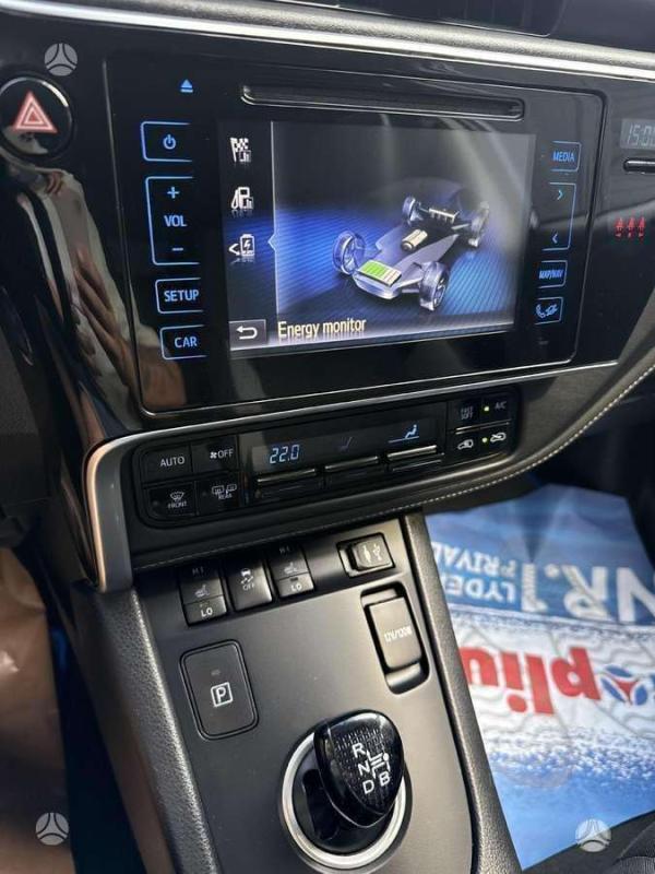 Blue Toyota Auris 2016 in Utena, with an engine capacity of 1.80 L and mileage of 258 thousand km for 8290 €, photo 10 on AUTOMOTO.COM.LV