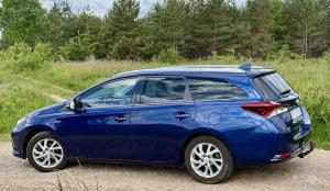 Blue Toyota Auris 2016 in Vilnius, with an engine capacity of 1.80 L and mileage of 301 thousand km for 8599 €, photo 6 on AUTOMOTO.COM.LV