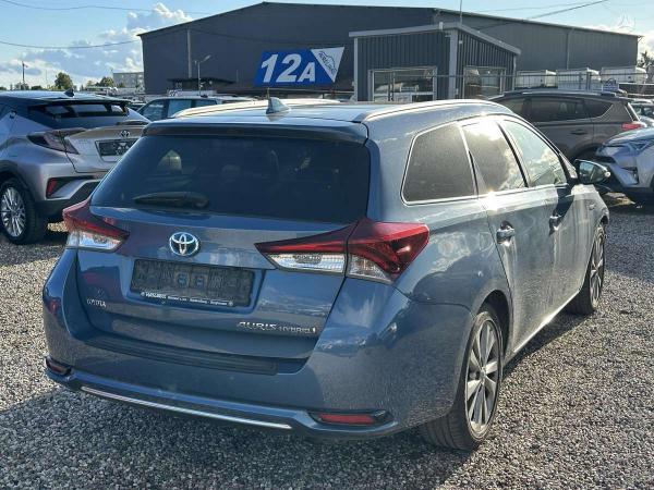 Zils Toyota Auris 2016 Kauņa, ar dzinēja tilpumu 1.80 L un nobraukumu 137 tūkst. km par 8950 €, foto 3 vietnē AUTOMOTO.COM.LV
