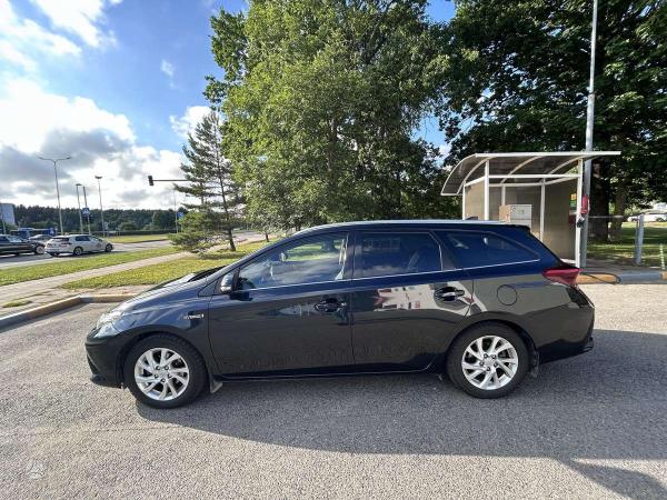 Zils Toyota Auris 2017 Klaipėda, ar dzinēja tilpumu 1.80 L un nobraukumu 207 tūkst. km par 11700 €, foto 2 vietnē AUTOMOTO.COM.LV