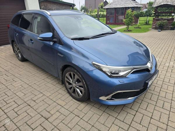 Zils Toyota Auris 2017 Plungė, ar dzinēja tilpumu 1.80 L un nobraukumu 134 tūkst. km par 13000 €, foto 9 vietnē AUTOMOTO.COM.LV