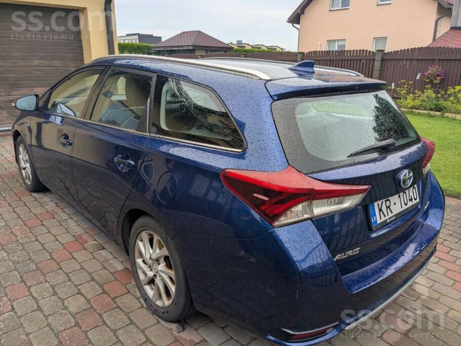 Zils Toyota Auris 2017 Rīga, ar dzinēja tilpumu 1.80 L un nobraukumu 180 tūkst. km par 8500 €, foto 4 vietnē AUTOMOTO.COM.LV