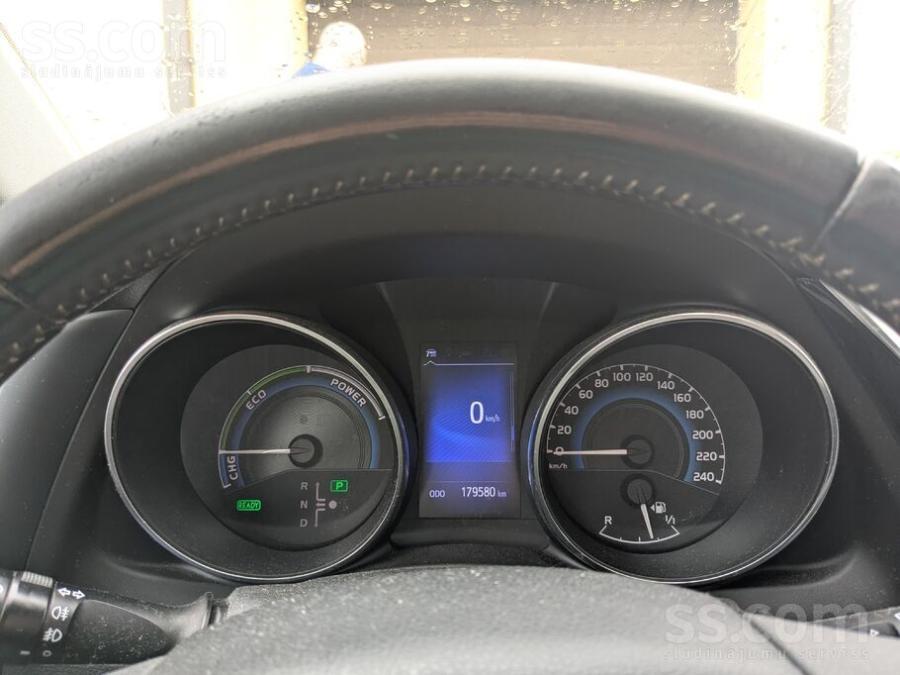 Zils Toyota Auris 2017 Rīga, ar dzinēja tilpumu 1.80 L un nobraukumu 180 tūkst. km par 8500 €, foto 6 vietnē AUTOMOTO.COM.LV