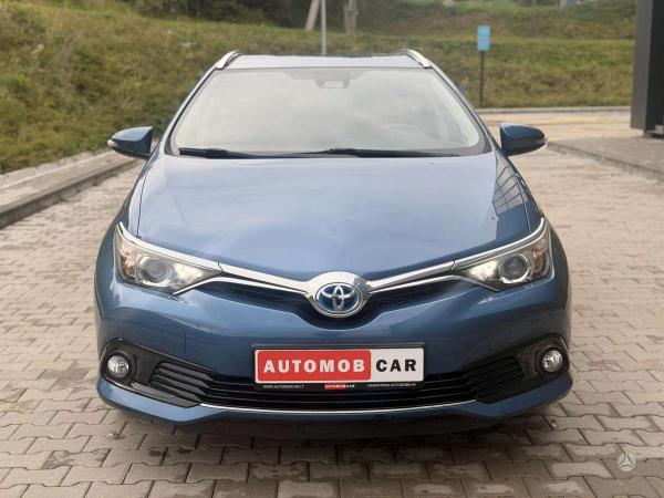 Toyota Auris 2017 in Vilnius on AUTOMOTO.COM.LV Blue Toyota Auris 2017 in Vilnius, with an engine capacity of 1.80 L and mileage of 173 thousand km for 12650 €, photo 4 on AUTOMOTO.COM.LV
