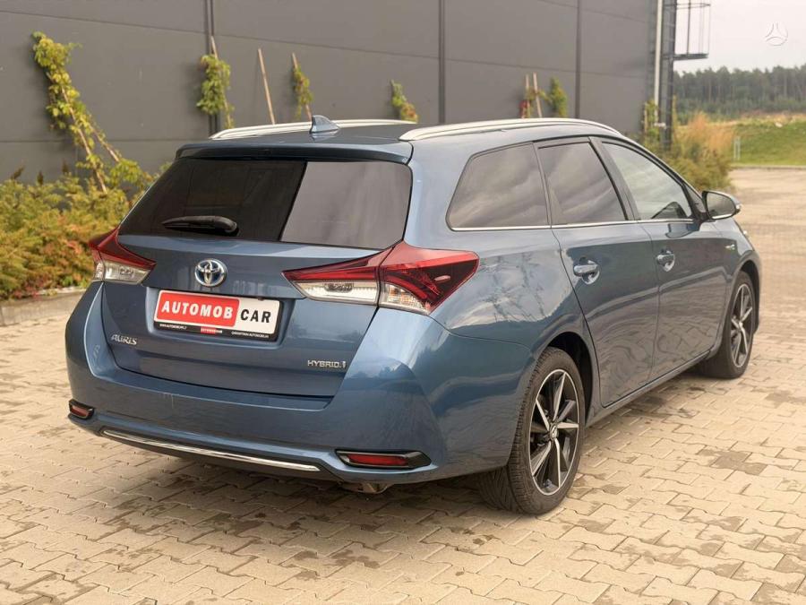 Blue Toyota Auris 2017 in Vilnius, with an engine capacity of 1.80 L and mileage of 173 thousand km for 12650 €, photo 7 on AUTOMOTO.COM.LV