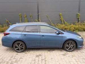 Blue Toyota Auris 2017 in Vilnius, with an engine capacity of 1.80 L and mileage of 173 thousand km for 12650 €, photo 8 on AUTOMOTO.COM.LV