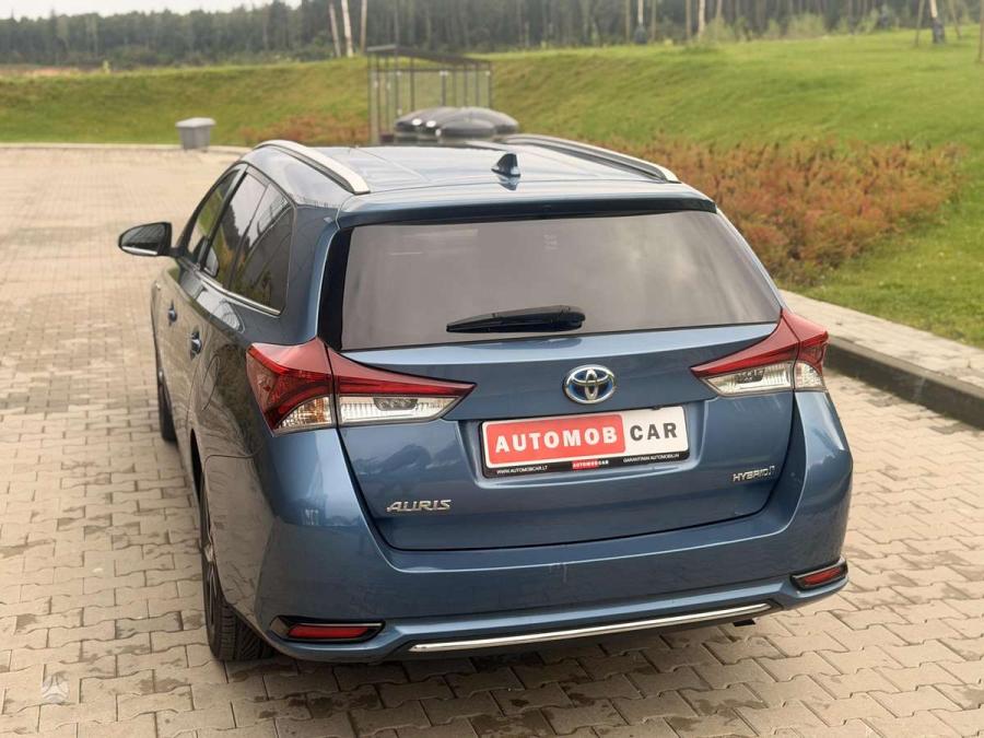 Blue Toyota Auris 2017 in Vilnius, with an engine capacity of 1.80 L and mileage of 173 thousand km for 12650 €, photo 11 on AUTOMOTO.COM.LV