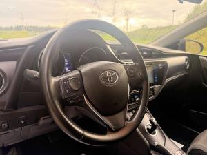 Blue Toyota Auris 2017 in Vilnius, with an engine capacity of 1.80 L and mileage of 173 thousand km for 12650 €, photo 18 on AUTOMOTO.COM.LV