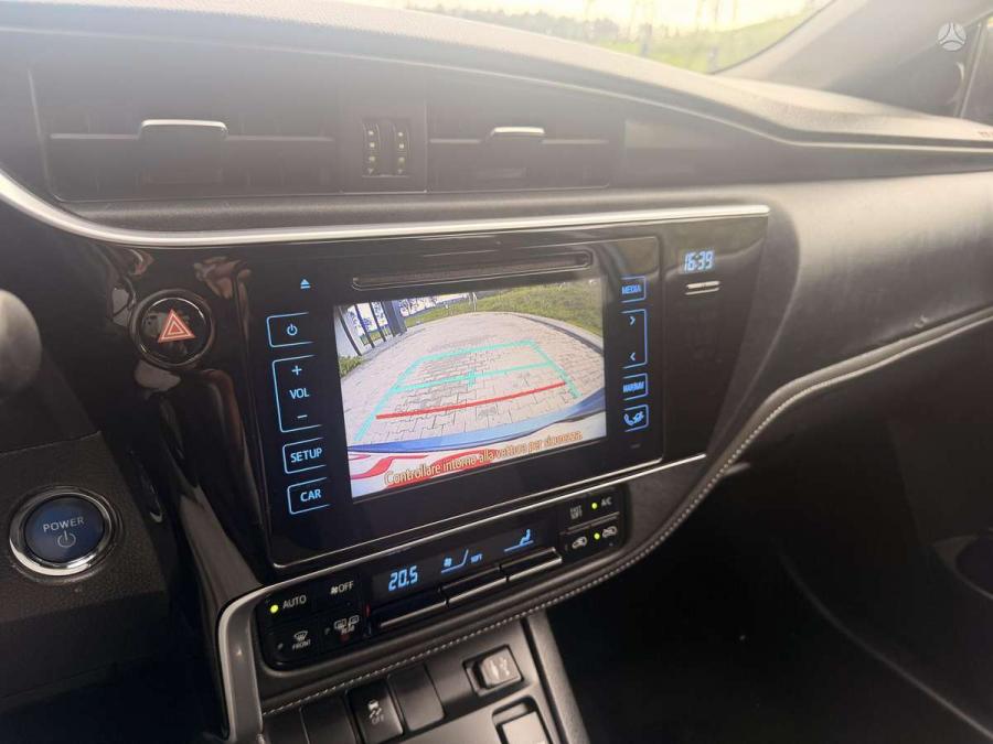 Blue Toyota Auris 2017 in Vilnius, with an engine capacity of 1.80 L and mileage of 173 thousand km for 12650 €, photo 30 on AUTOMOTO.COM.LV