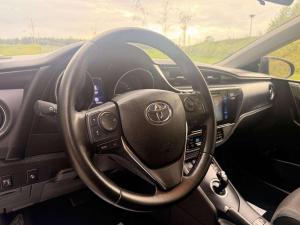 Blue Toyota Auris 2017 in Vilnius, with an engine capacity of 1.80 L and mileage of 173 thousand km for 12650 €, photo 18 on AUTOMOTO.COM.LV