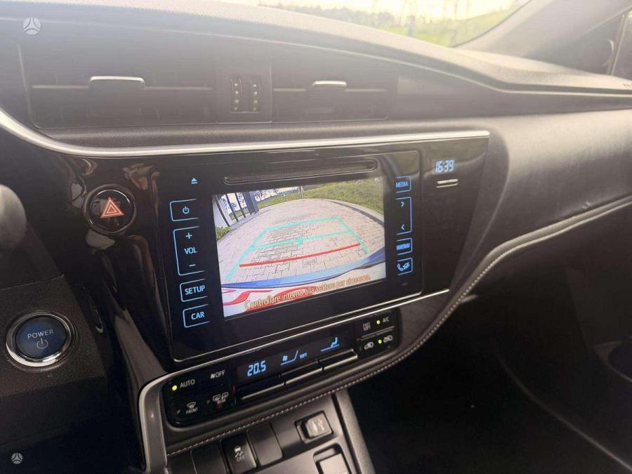 Blue Toyota Auris 2017 in Vilnius, with an engine capacity of 1.80 L and mileage of 173 thousand km for 12650 €, photo 30 on AUTOMOTO.COM.LV