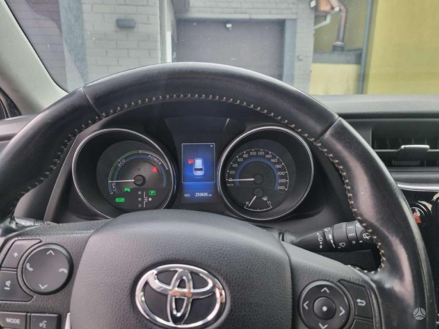 Blue Toyota Auris 2018 in Kaunas, with an engine capacity of 1.80 L and mileage of 259 thousand km for 10900 €, photo 11 on AUTOMOTO.COM.LV