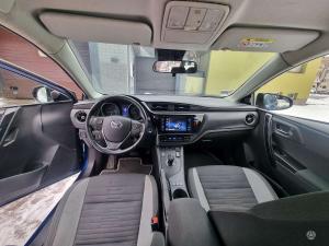 Blue Toyota Auris 2018 in Kaunas, with an engine capacity of 1.80 L and mileage of 258 thousand km for 10500 €, photo 10 on AUTOMOTO.COM.LV