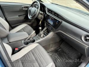 Синий Тойота Аурис 2018 в Пярну, объемом двигателя 1.60 л и пробегом 105 тыс. км за 9900 €, фото 4 на AUTOMOTO.COM.LV