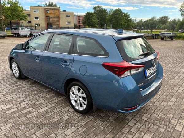 Zils Toyota Auris 2018 Pērnava, ar dzinēja tilpumu 1.60 L un nobraukumu 105 tūkst. km par 9900 €, foto 6 vietnē AUTOMOTO.COM.LV