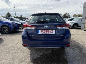Blue Toyota Auris 2018 in Panevezys, with an engine capacity of 1.80 L and mileage of 113 thousand km for 12200 €, photo 6 on AUTOMOTO.COM.LV